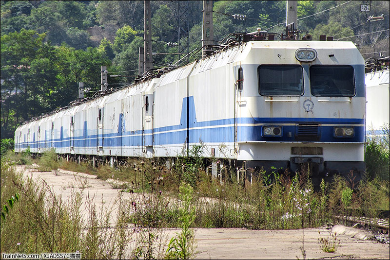 非人狂想屋 | 你的火车发源地 » 安口南站封存的DJ1