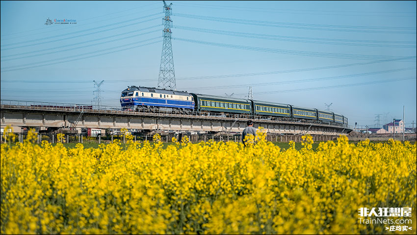 非人狂想屋 | 你的火车发源地 » T7775次行驶在西北联络线