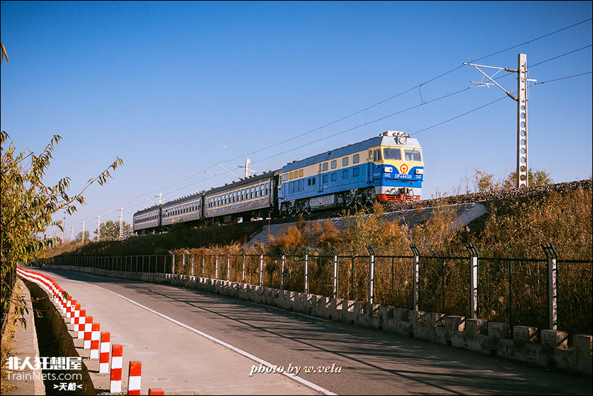 非人狂想屋 | 你的火车发源地 » DF4C牵引小票列车